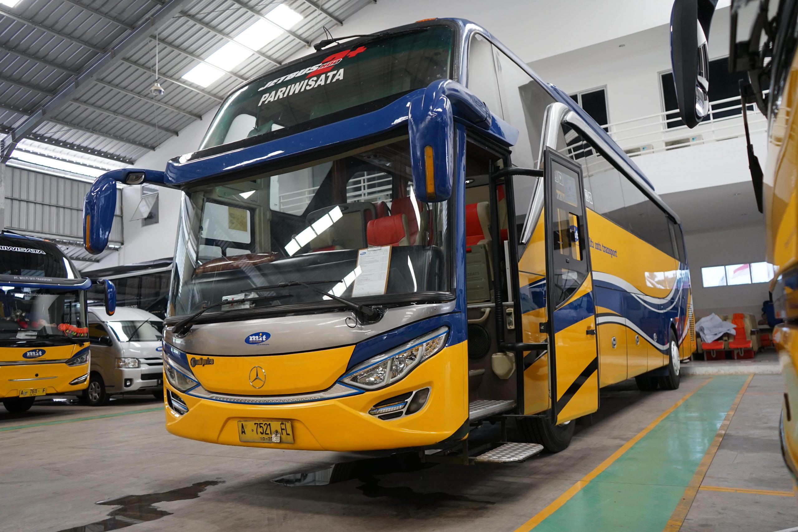 Vehicle gallery full - Multi Inti Transport